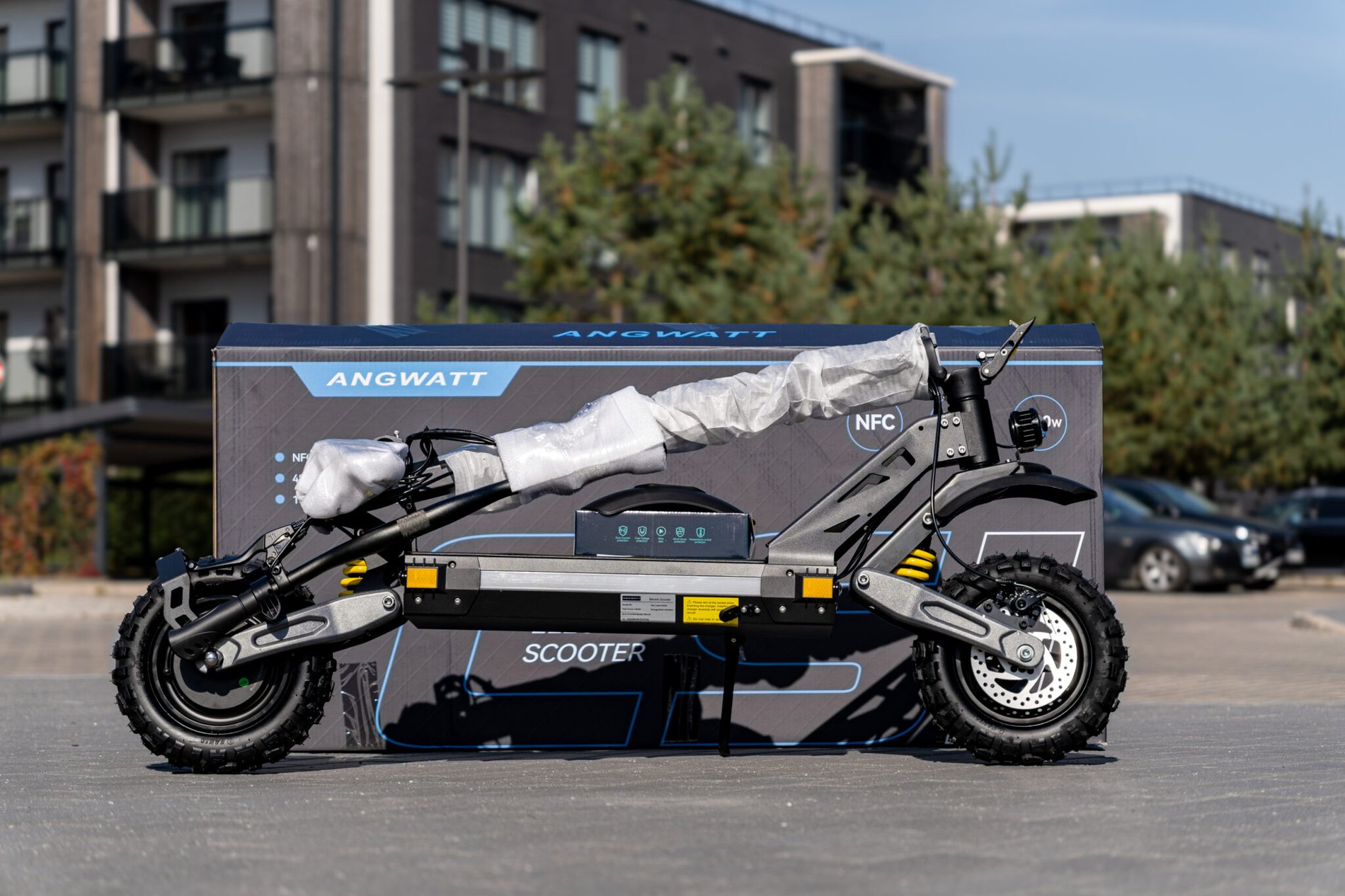 ANGWATT CS1 electric scooter for €560 — Niuxtech