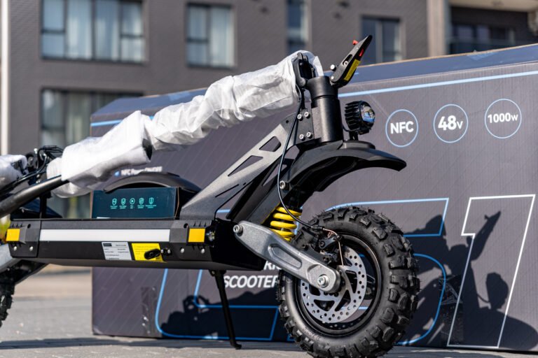 ANGWATT CS1 electric scooter for €560 — Niuxtech
