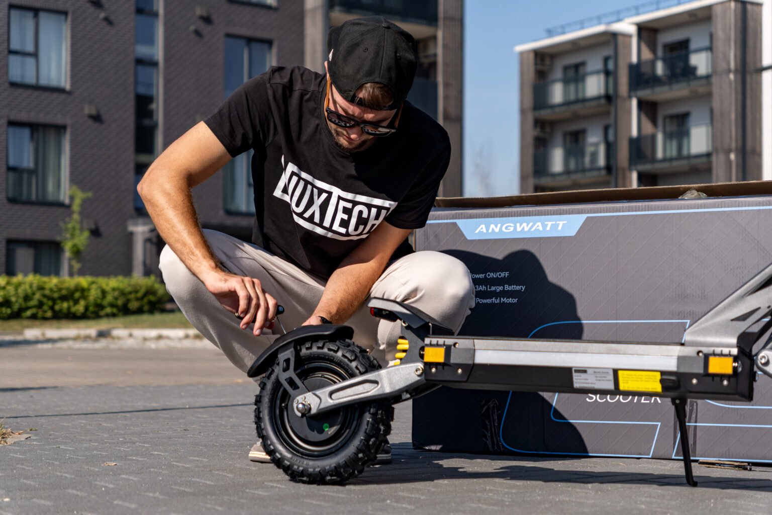 ANGWATT CS1 electric scooter for €560 — Niuxtech