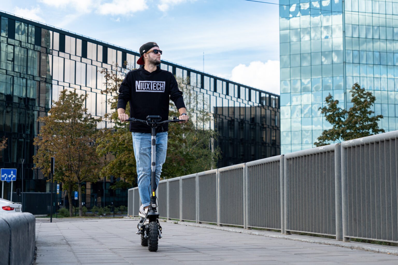ANGWATT CS1 electric scooter for €560 — Niuxtech