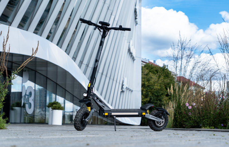 ANGWATT CS1 electric scooter for €560 — Niuxtech